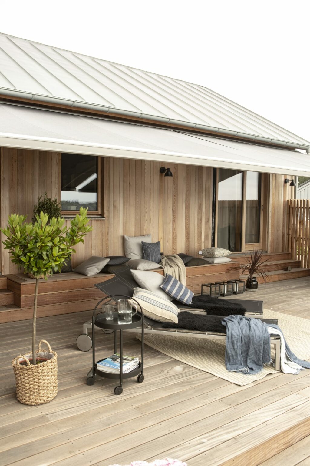 Haga Solskydd - Måttanpassade markiser, gardiner och persienner i Stockholm